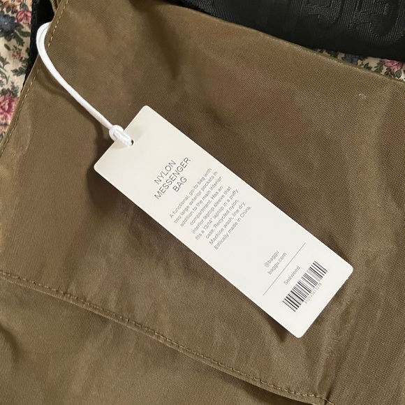 BAGGU | Bags | Baggu Nylon Messenger Bag Seaweed Color | Poshmark